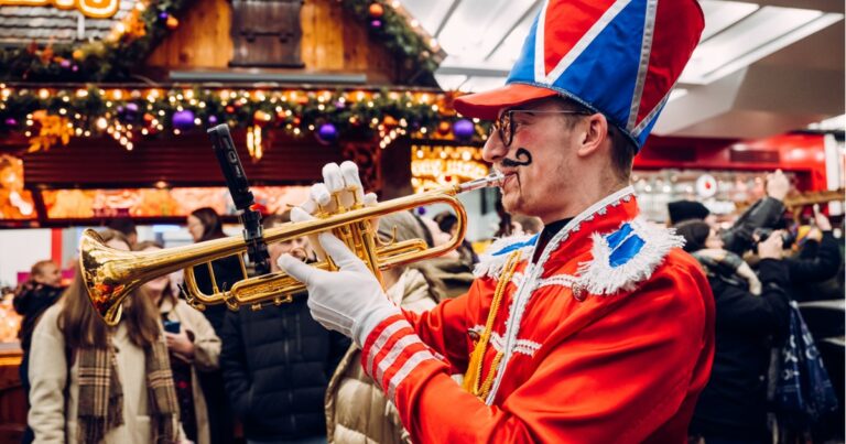 A Christmas Toy Parade launches the festive season at Liverpool ONE ...